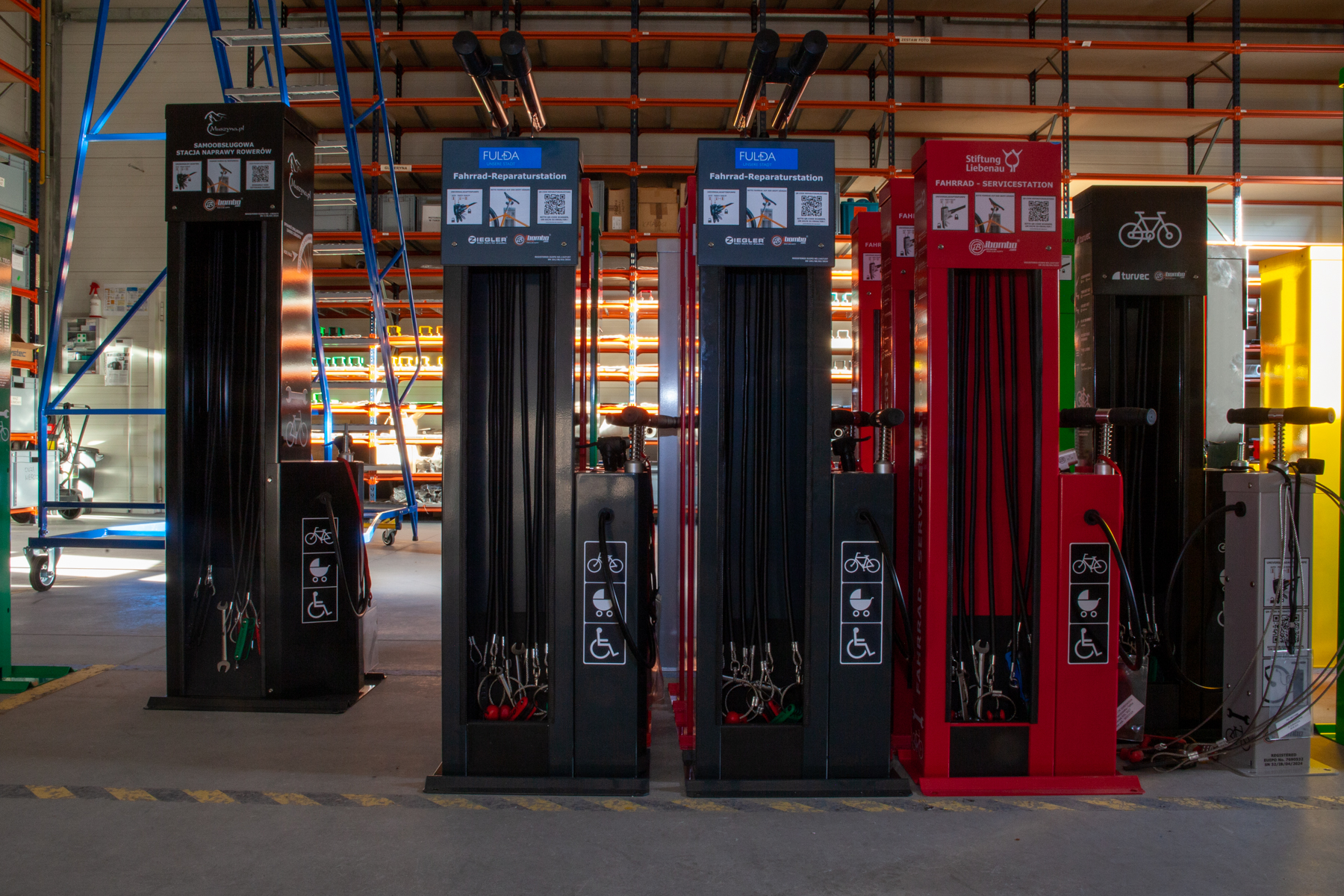Reflective IBOMBO stations - IBOMBO | Public Bike Repair Station